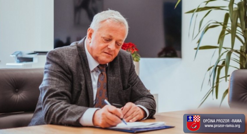 Općina Prozor - Rama • Božićna čestitka načelnika općine Prozor-Rama dr ...